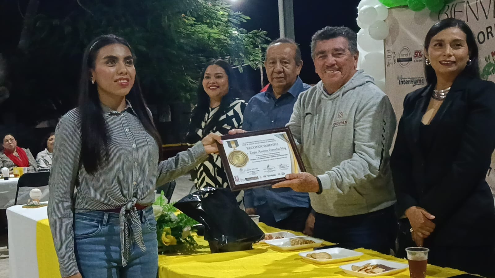 Zagía Camacho May recibe el Mérito Deportivo en Cansahcab tras su ...